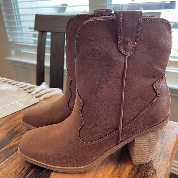 ARULA | Shoes | Western Booties | Poshmark
